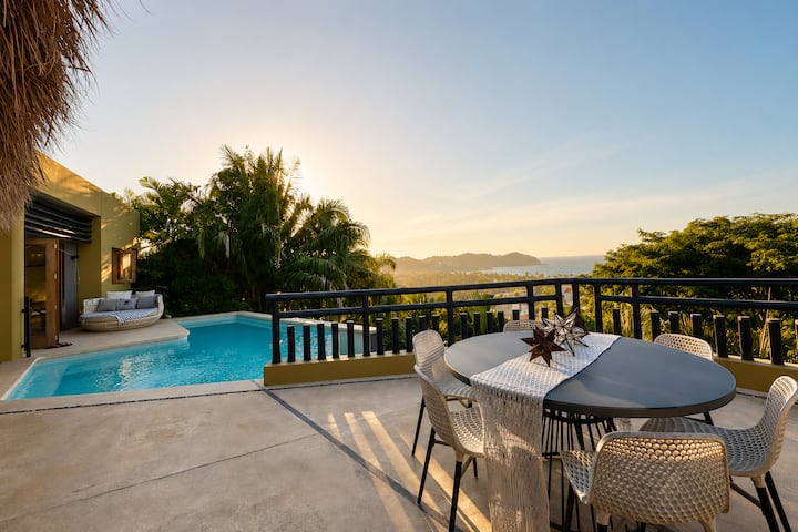 Private Family Retreat | Heated Pool & Bay Views - México