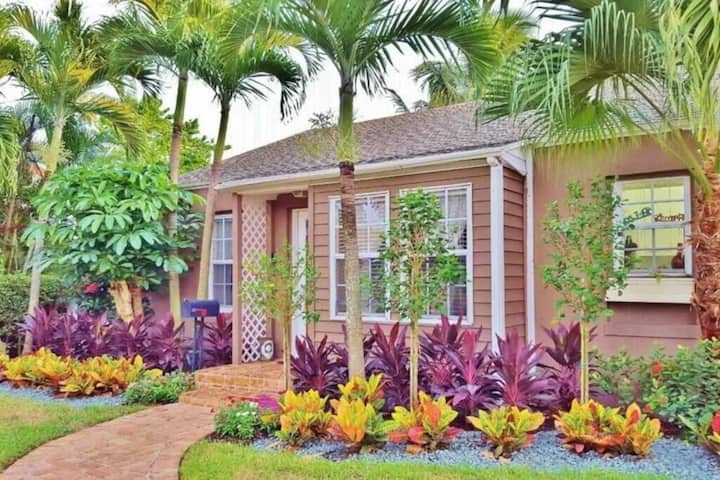 Flamingo Park Bungalow With Pool Heated - West Palm Beach, FL