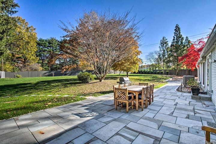 20 Mi To Philly: Inviting Home W/ Yard In Wayne! - Malvern, PA