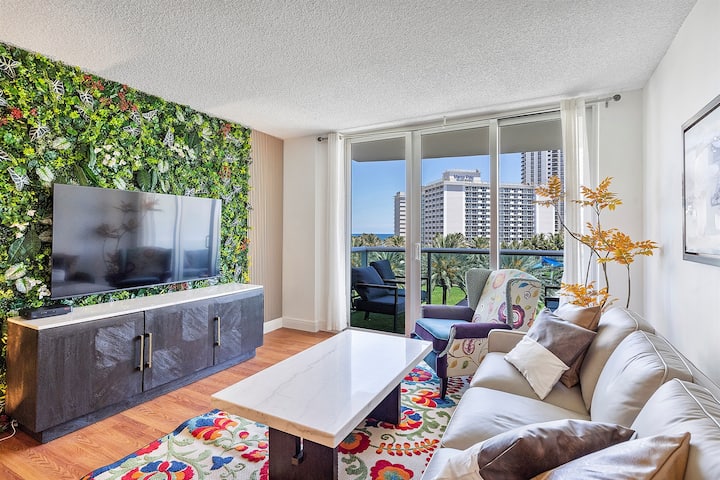 2-2 Beachfront Oasis In | Pool & Tennis | Sib - Sunny Isles Beach, FL