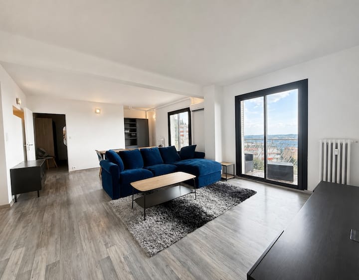 Appartement Spacieux Avec Belle Vue Dégagée - Grasse