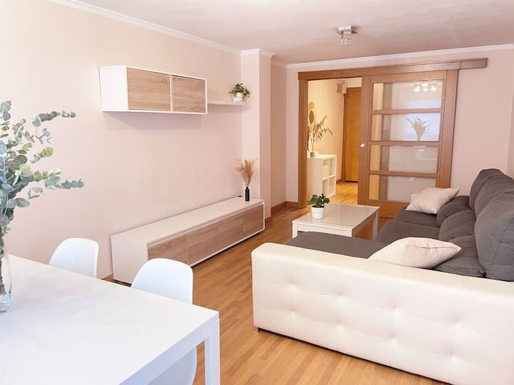 Apartamento Moderno Y Acogedor / 30 Min Playa - Sax