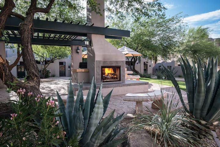 Desert Oasis: 2br Townhouse With Hot Tub - Carefree, AZ