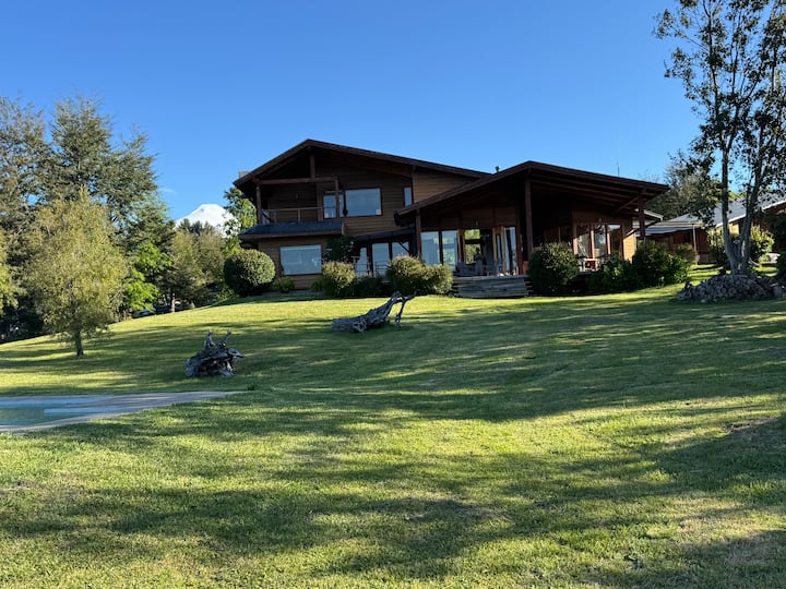 Casa Arte Lobos - Pucon