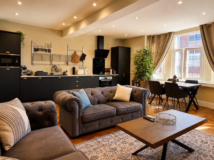 Central Luxury Apartment With An Outdoor Terrace. - Shrewsbury