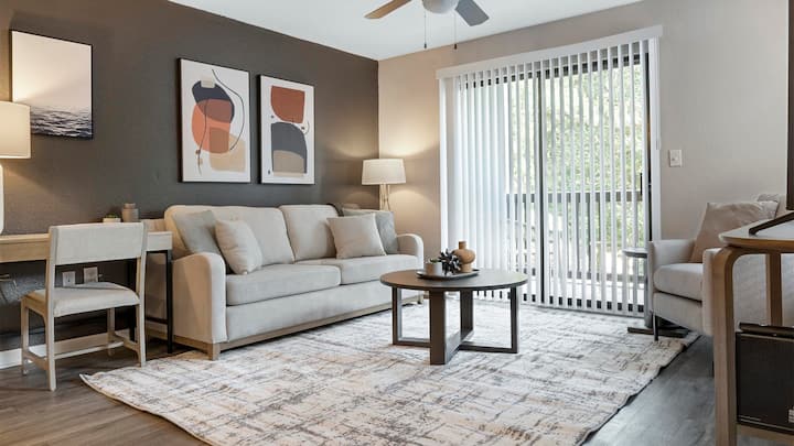 Landing | Modern 2bd, Rooftop Lounge, Clubhouse - Fort Worth, TX