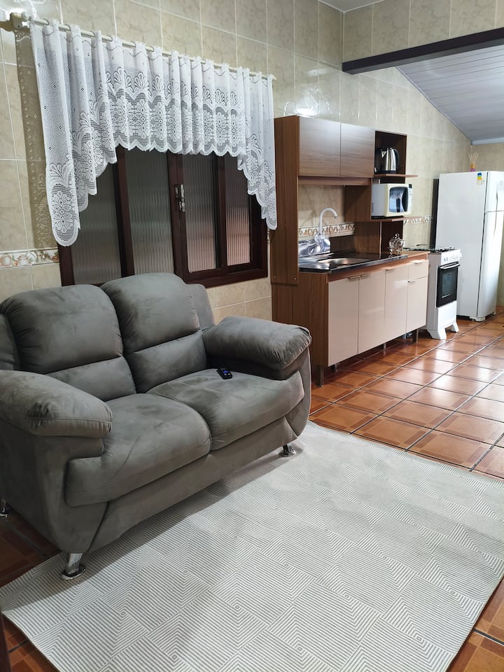 Ampla Casa Com Dois Dormitórios+ Garagem (Itc727) - Pomerode