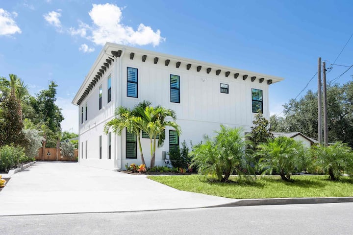 The New Downtown Sarasota Quadplex - Sleeps 24 - Sarasota, FL