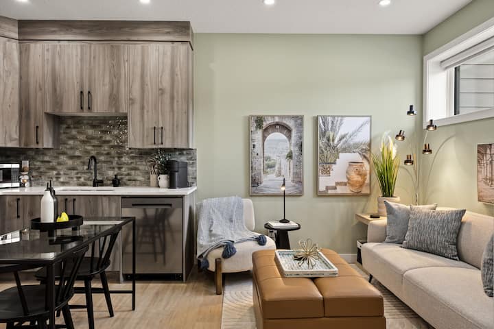 Serene Mediterranean Retreat - Wilder Institute/Calgary Zoo