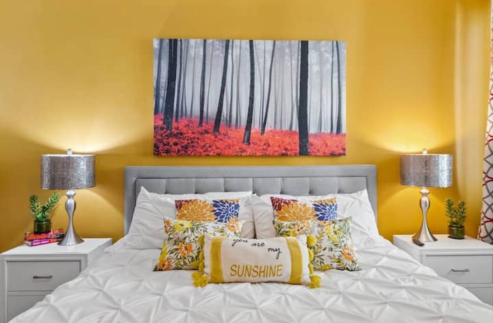 Shop-dine-swim-king Bed | Close To Paradise Mall - Phoenix, AZ