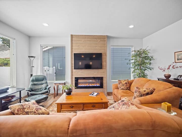 South Hill Charmer | Hot Tub | Near Trader Joes - Spokane, WA