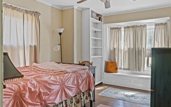 Great Cornell Location-the Ivy House - Ithaca, NY