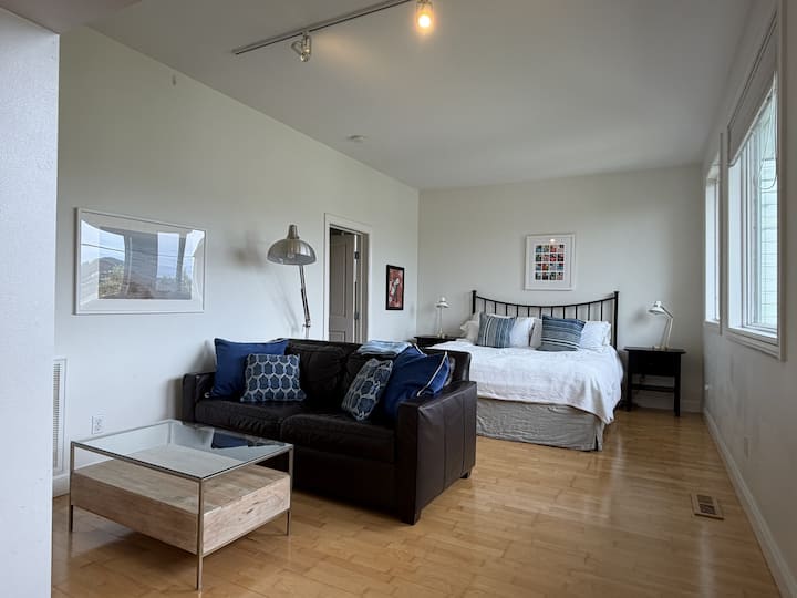 Large Garden Apartment On Quiet Street - San Francisco, CA