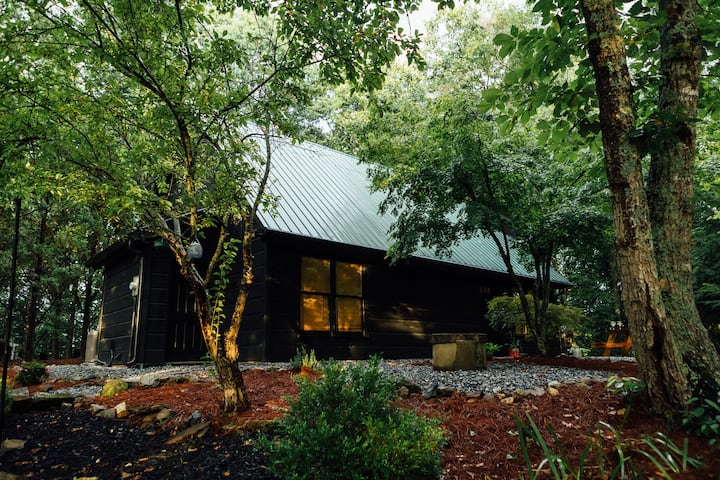 Azalea Ridge | Cozy Mountain Retreat - Dahlonega, GA