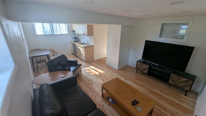 Basement Suite Haultain With Kitchenette - Saskatoon