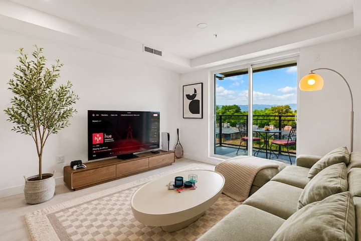 Brand New Condo In Vancouver - North Vancouver