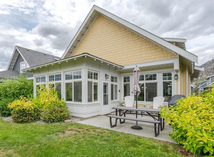Private Retreat - Osoyoos Lake 5-bedroom Cottage - Osoyoos