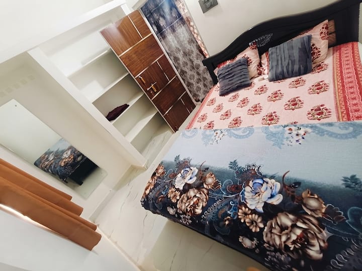 Private Room With Attached Balcony And Washroom - Medchal