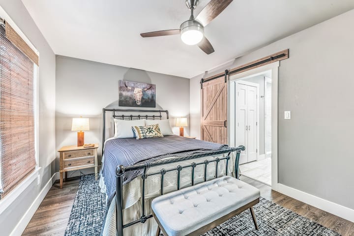 Gruene Road Cottage - New Braunfels, TX