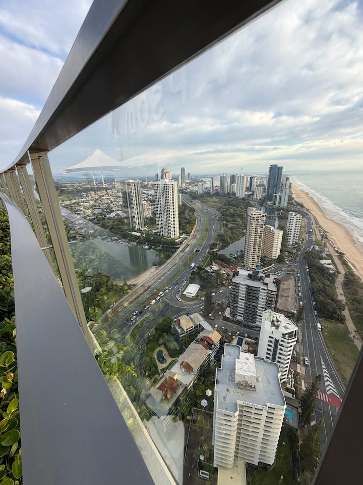 1 Bed Oceanview Executive Suite - Surfers Paradise - Gold Coast