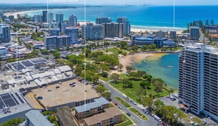 Coastal Retreat, Walk To Beach & Cafés - Tweed Heads