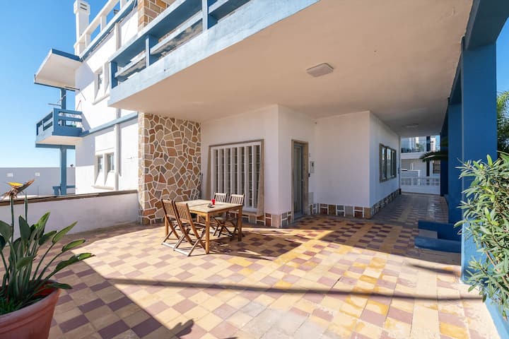 /Riamya Beach Simple Apartment Steps From Beach - Aéroport de Faro (FAO)