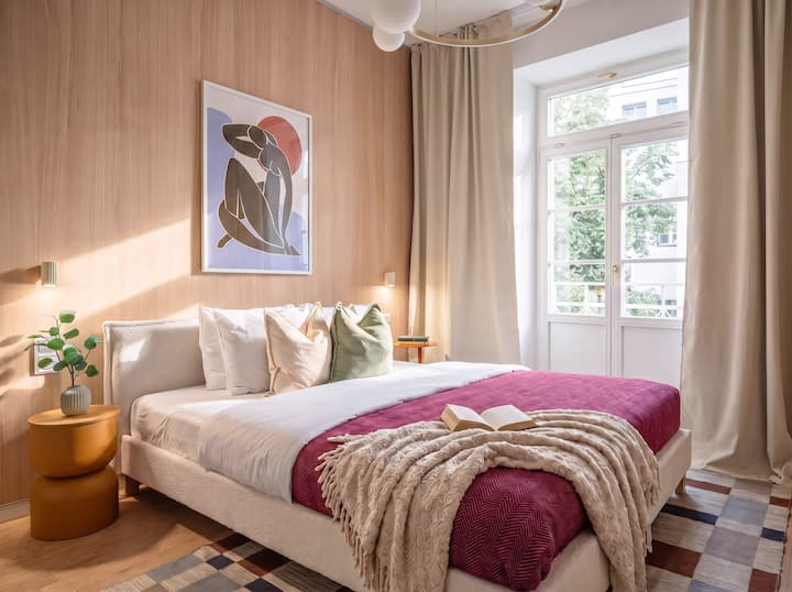 Turnkey | Elegant Studio For 2 | Republic Square - Praga