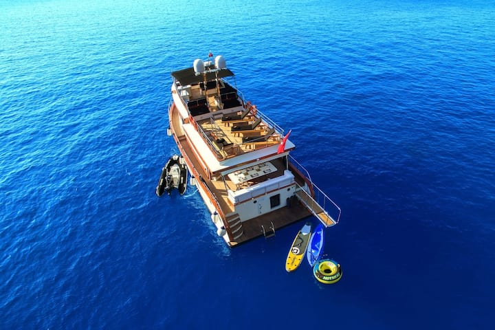 Göcek'de 20 Metre Geniş  Trawler - Göcek