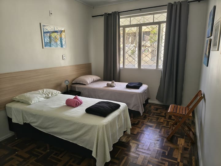 Casa Jm 1 - Excelente Localização E Muito Espaço - Porto Alegre