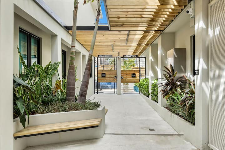 Isla Verde Ocean Breeze | Private 2-floor Villa - Porto Rico
