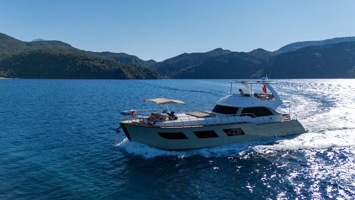 Fethiye, Göcek Koylarında  20 Metre Trawler Tatili - Göcek