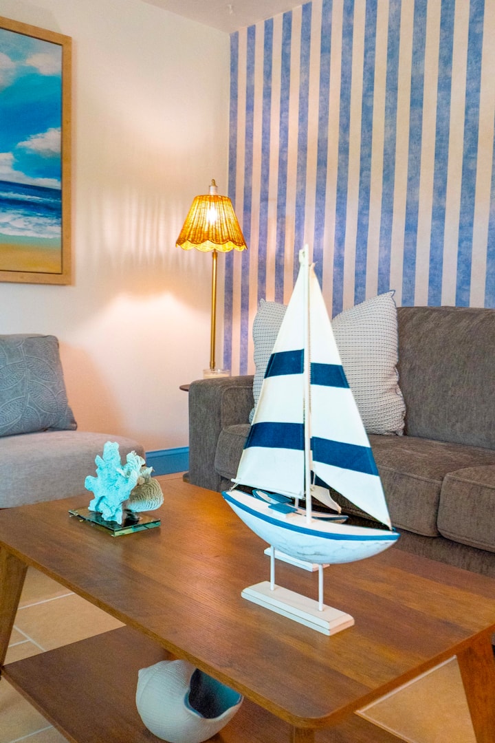 The Palms | 3 Private Suites | Near Beach| Pet Fr. - Treasure Island, FL