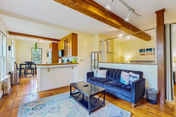 Welcoming Studio Close To Skiing/hiking - Stowe, VT