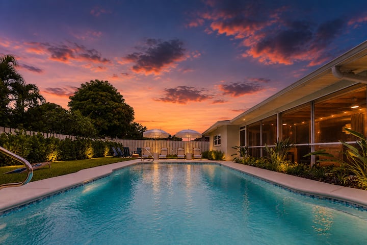 Designer Pool Oasis | Movie | Mini Golf | - Palm Beach Gardens, FL