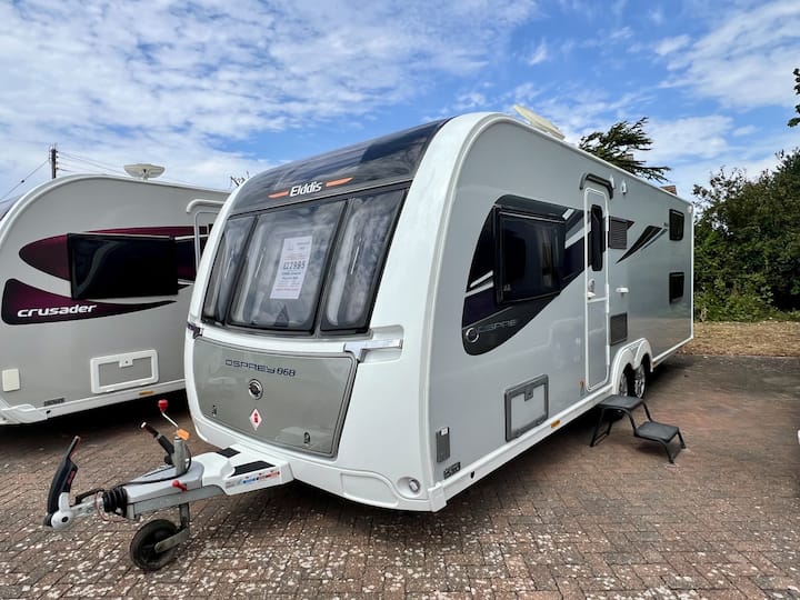 Peaceful Oxfordshire Caravan 6 Bed Stay - Burford