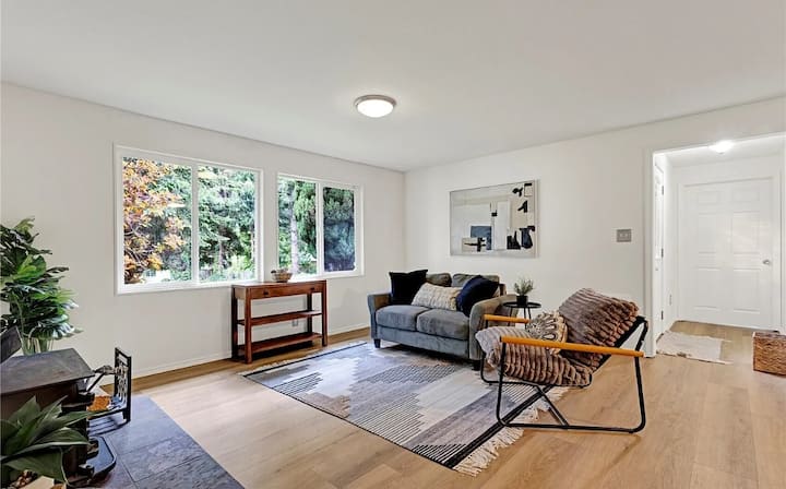Poulsbo 4br | Waterfront Access + Fenced Yard - Poulsbo, WA