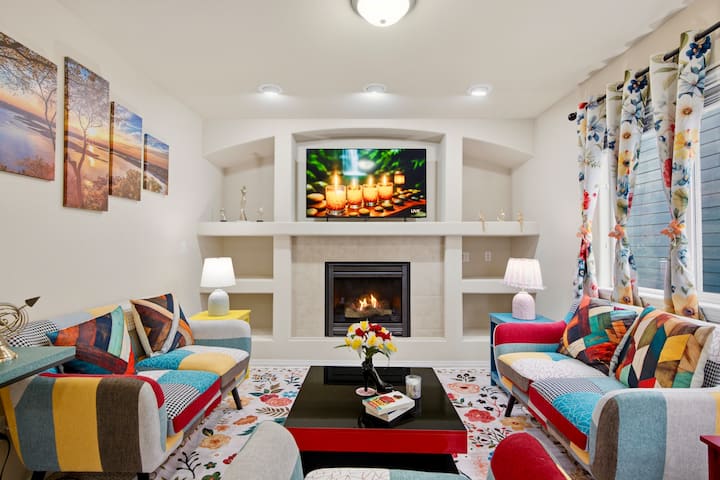 Mv12: High Vaulted Ceilings, Skylights, Fenced - Marysville, WA