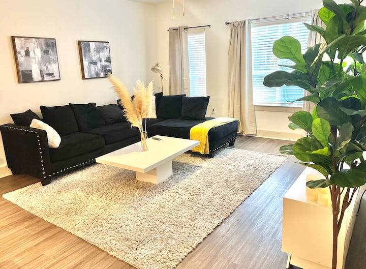 Lux 1br | Gym | Pool | Rooftop | Atl Hotspot! - Stockbridge, GA