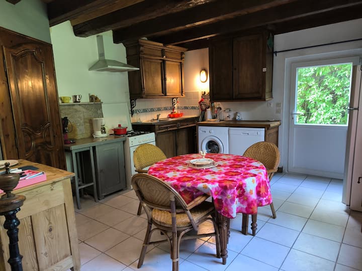 Gite En Pierres  Entre Bois Et Mer. - Marquise