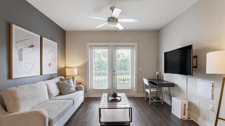 Landing | Beautiful 2bd, Yoga Studio, Pool - Morrison, CO
