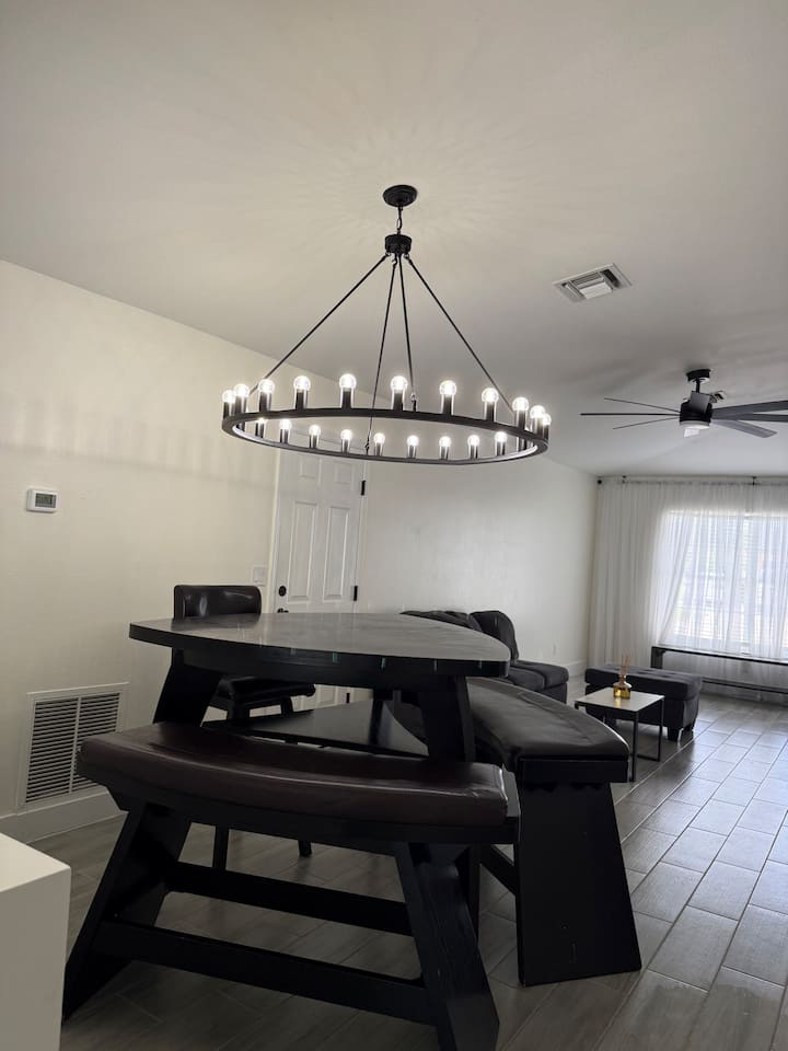 Spacious 4br Home Minutes To Downtown Ft Myers - Fort Myers, FL