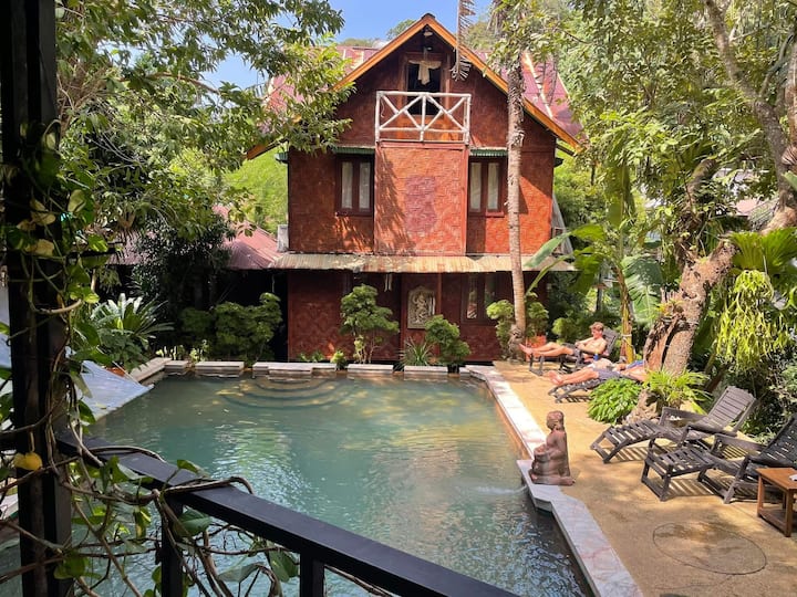 Tropical Hostel - Ko Phi Phi Don