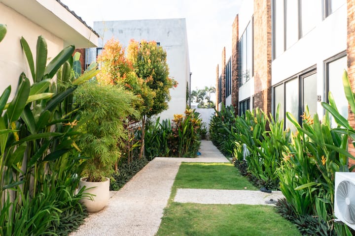 Modern Mezzanine Loft In Umalas With Private Pool - Canggu