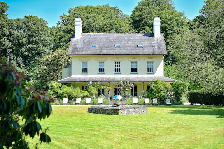 Coastal Manor By Birch Stays - Pwllheli