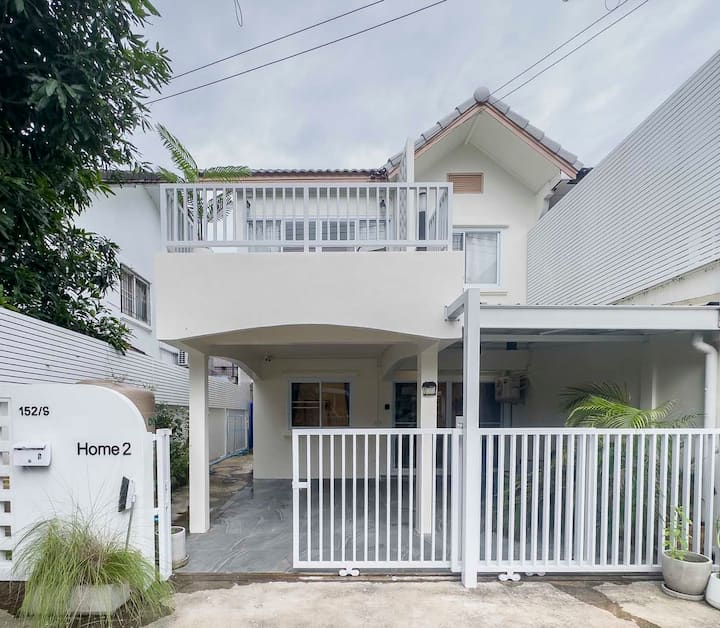 4 Bedroom Minimal Thai Home Near Nimman/maya Mall - Chiang Mai, Thailand