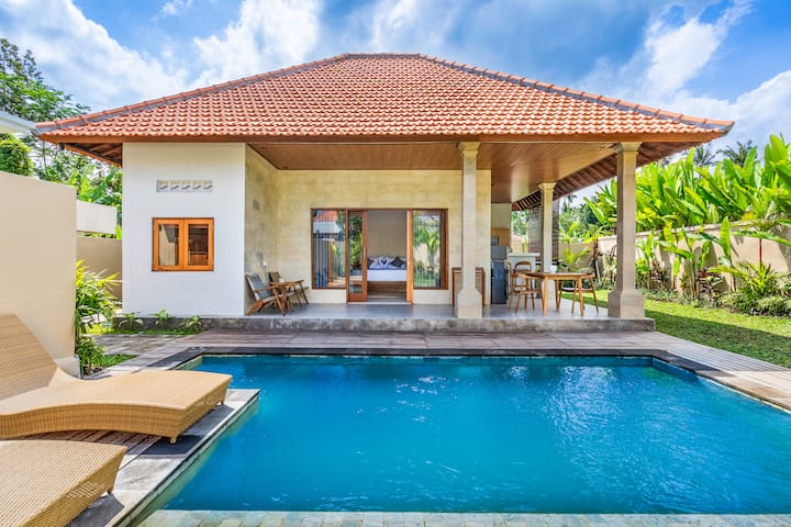 Private Pool Villa Near Ubud - Bali