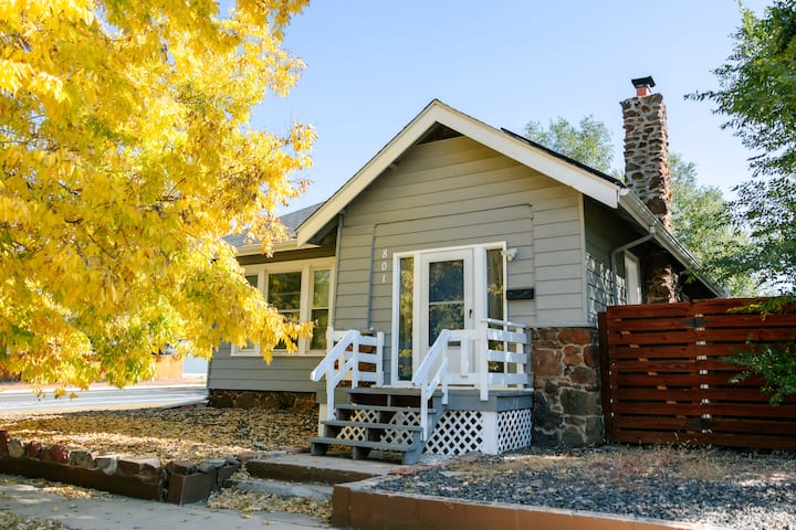 2/1 Pet Friendly, 30-day Min Stay, Near Downtown - Colorado Springs, CO