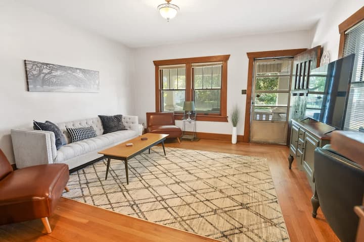 Close To Wesley!*checkered Charm*large 1 Bd/1 Bath - Wichita, KS
