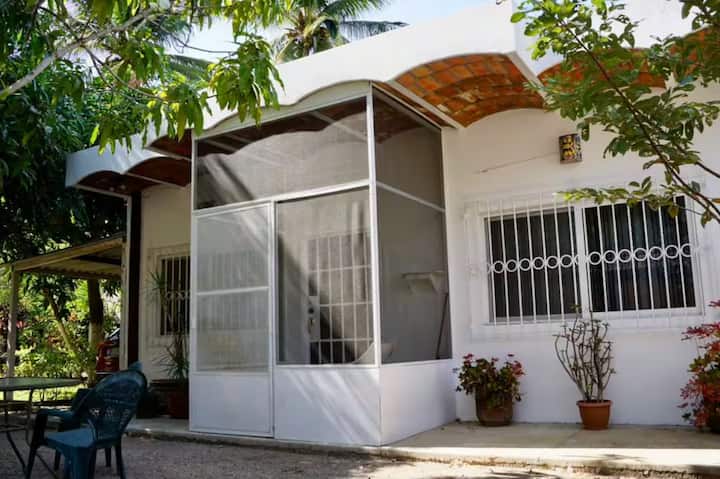 Casa Coquito - 2br House - Close Beach Access - Los Ayala