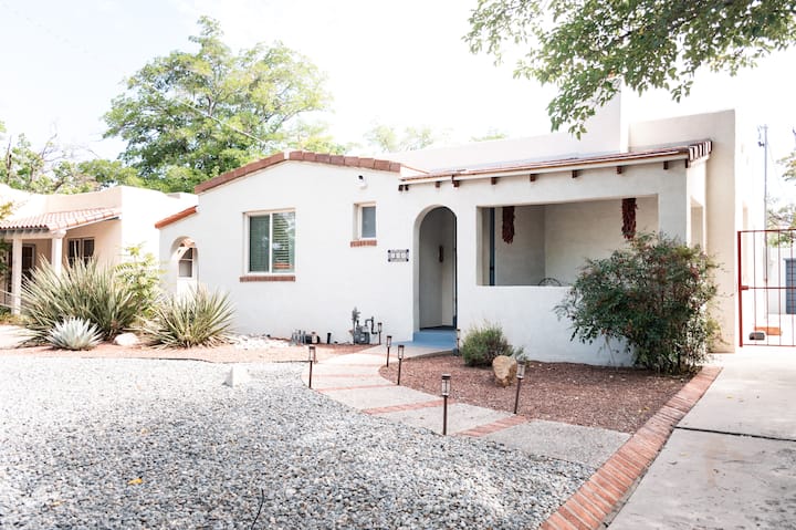 Casa Mariposa- 1930 Spanish Bungalow In Nob Hill - Albuquerque, NM